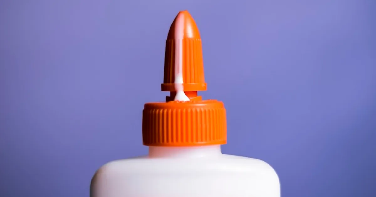 Comparing 14 Adhesive Brands for Crafts - By Mary Polanco by @MaryPolanco