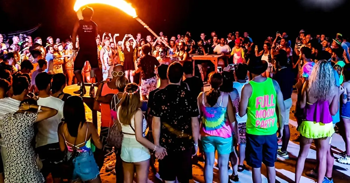 Full Moon Party | Eoin & Aisling's Ultimate Travel Bucketlist