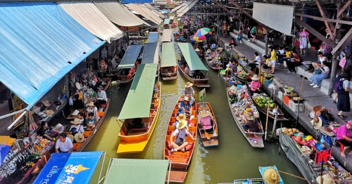 Damnoen Saduak Market | Eoin & Aisling's Ultimate Travel Bucketlist