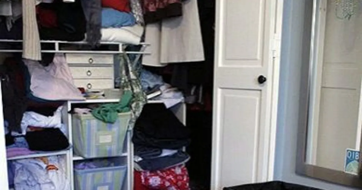 Start sorting and disposing | Moving checklist and budget - Copy